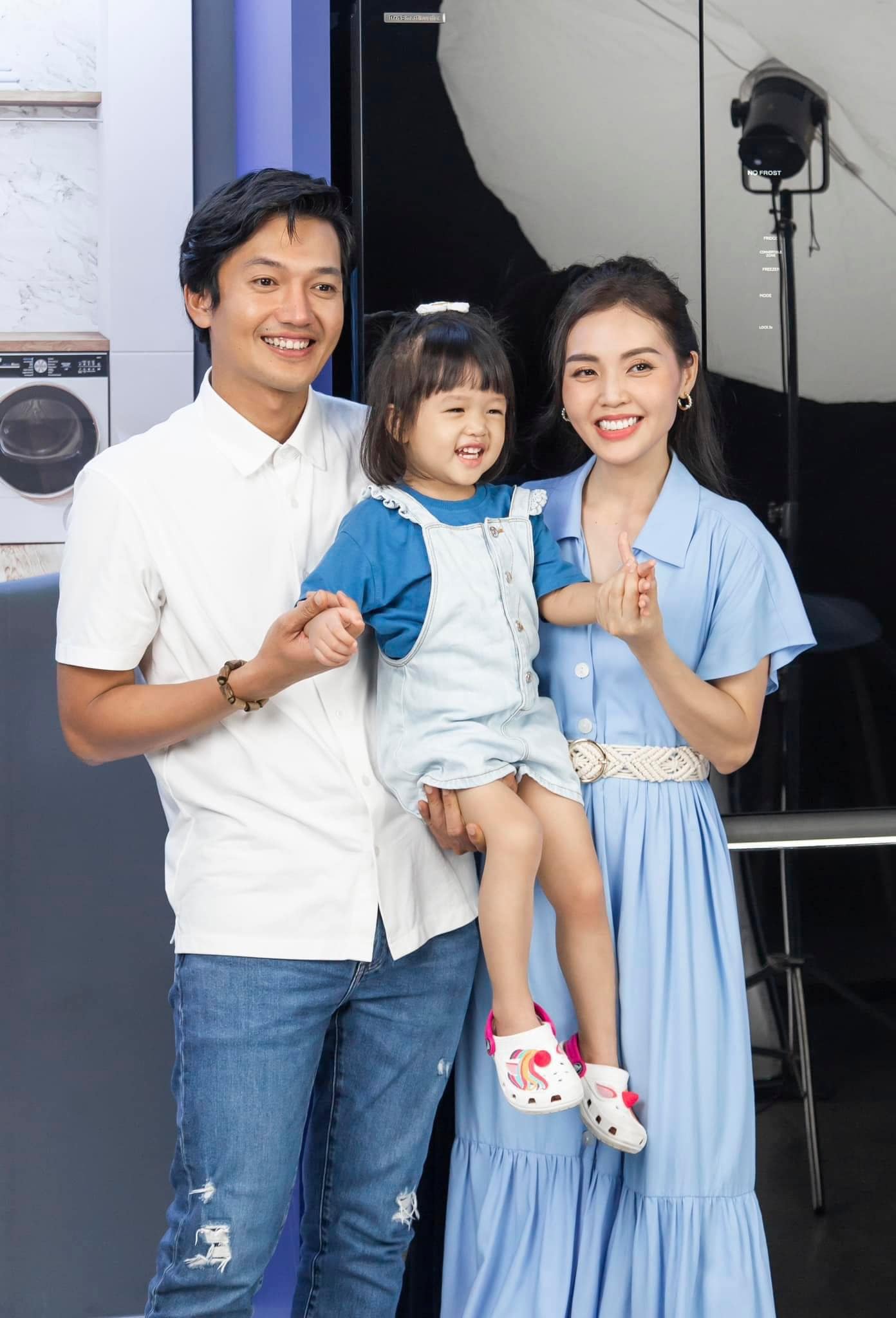 Chuyện tình "sét đánh" và hôn nhân dung dị, hạnh phúc của diễn viên ...